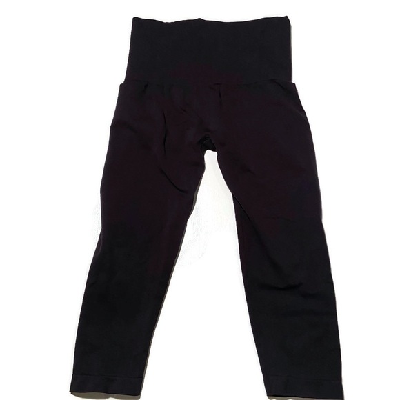 SPANX | Pants & Jumpsuits | Spanx Assets High Waist Compression Capri ...